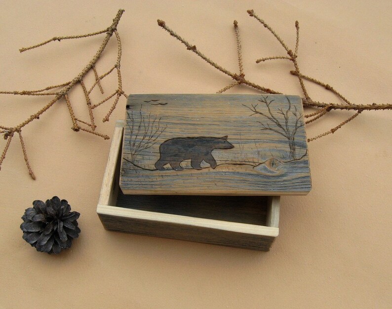 Barnwood BEAR BOX Handmade From Reclaimed Weathered Wood - Etsy Canada