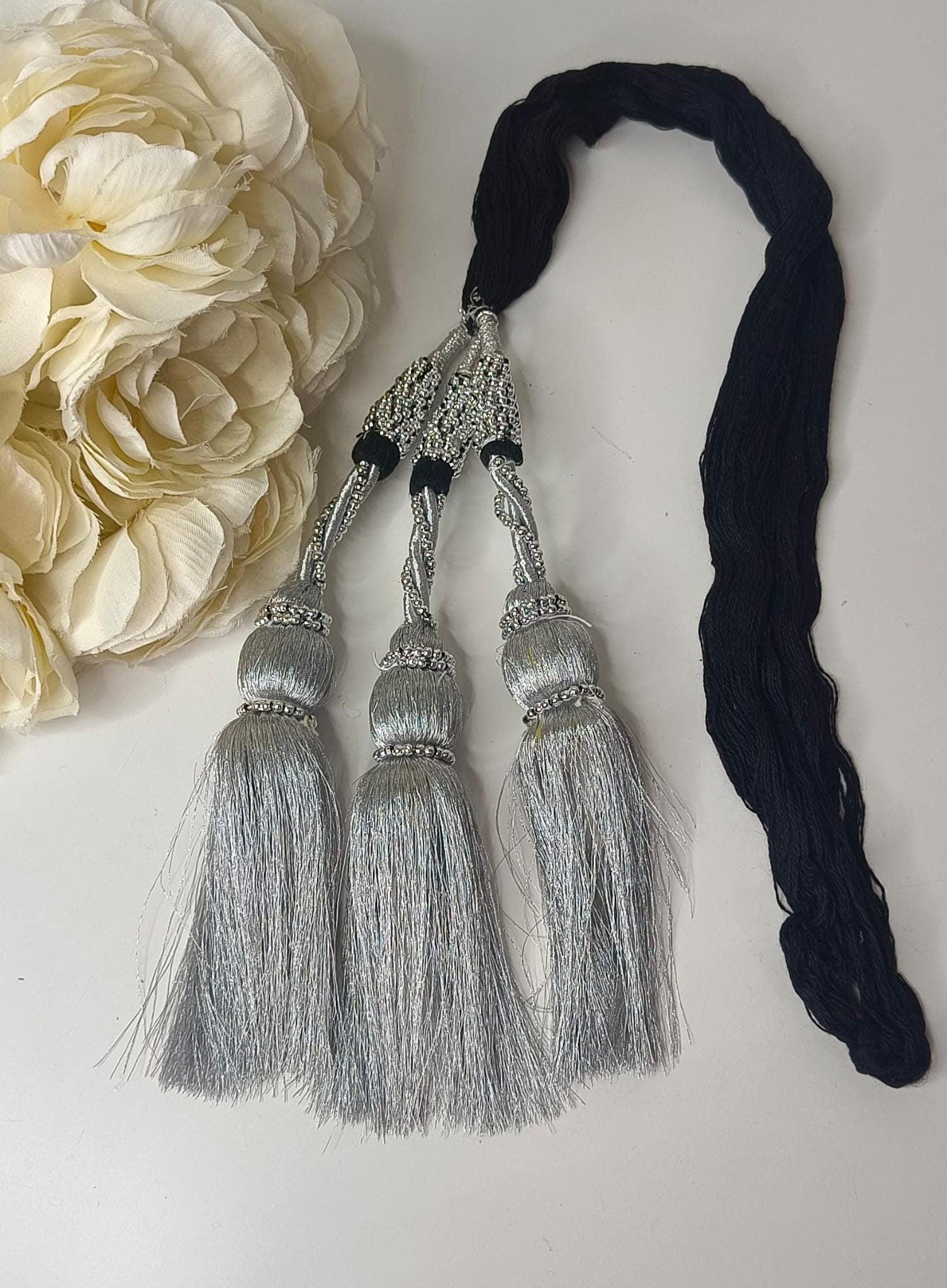 Izhaar Silver Color Traditional Punjabi Paranda | Parandi Hair ...