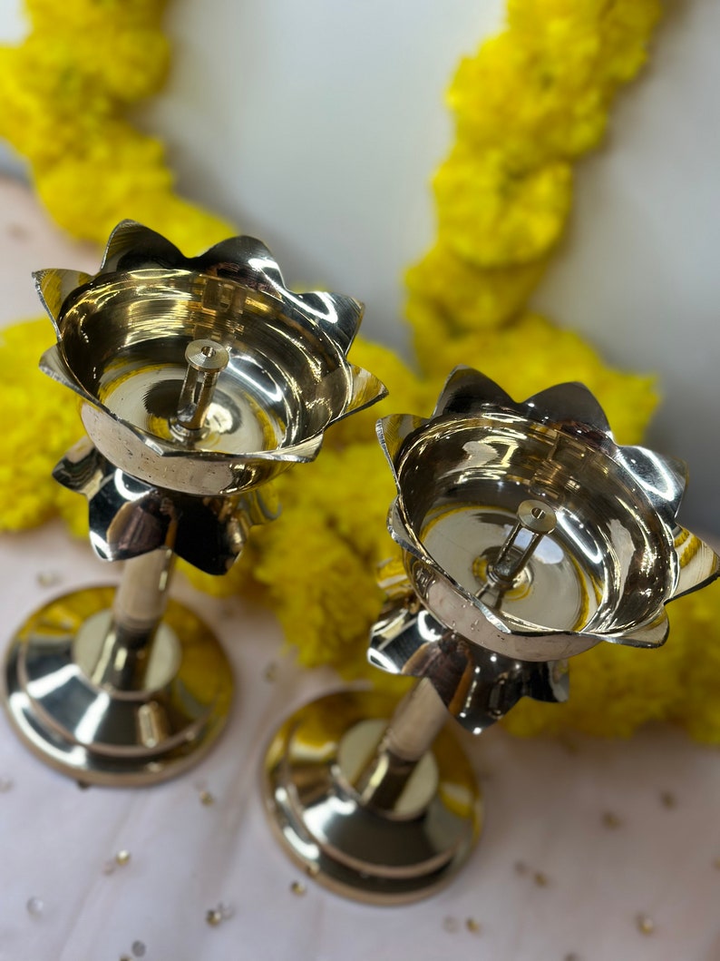 Pure Brass Diya, Oil Lamp for Home Temple Festival Gifts Puja Articles ...