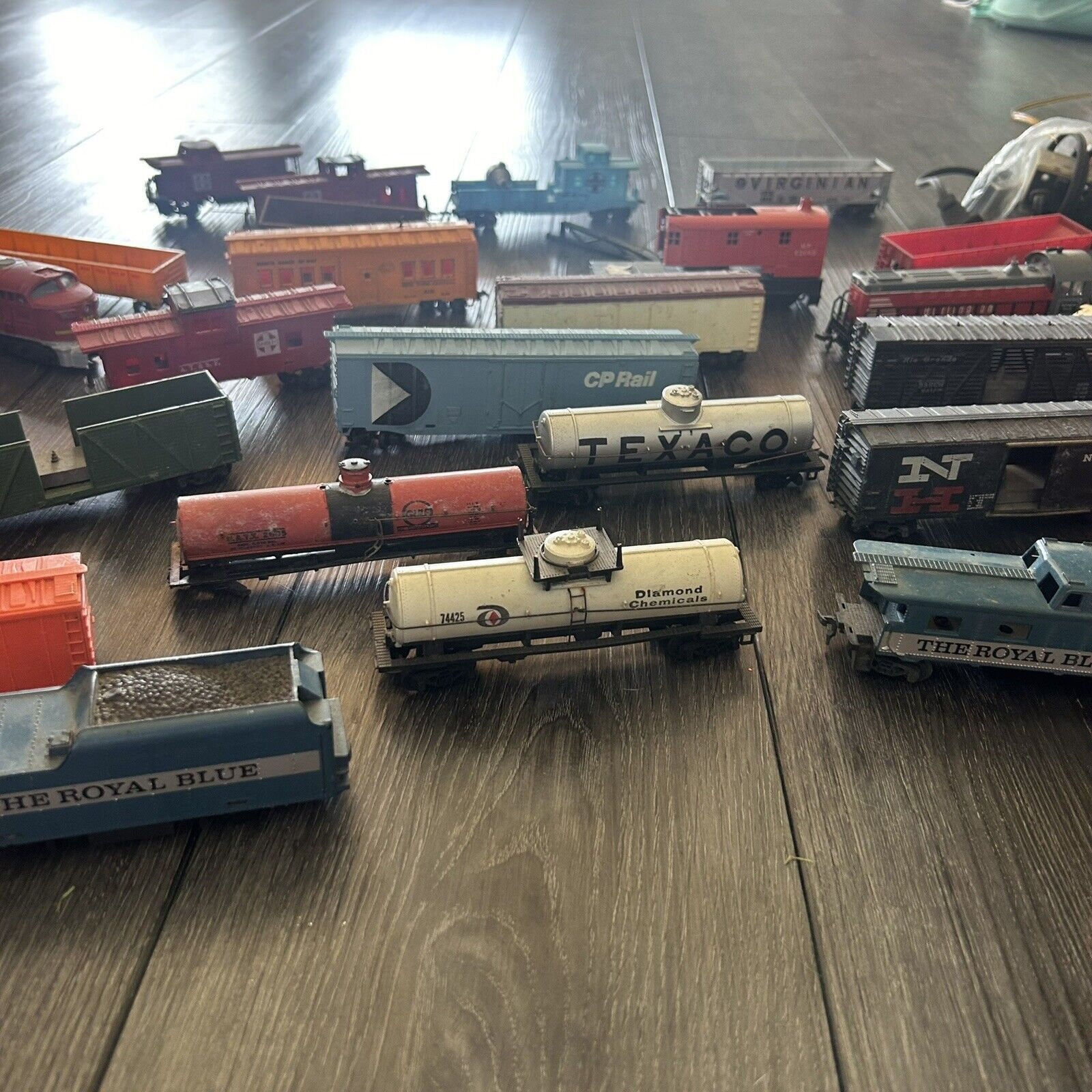 TYCO HO Train Set Cars and Engines as is Not Tested Vintage - Etsy