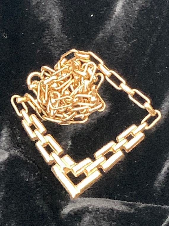 Vintage Avon Gold Toned V-Shaped Chain Necklace 19” B… - Gem