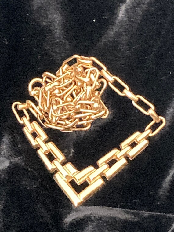 Vintage Avon Gold Toned V-Shaped Chain Necklace 19” B… - Gem