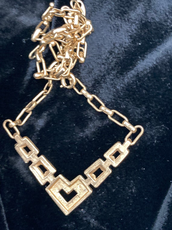 Vintage Avon Gold Toned V-Shaped Chain Necklace 19” B… - Gem
