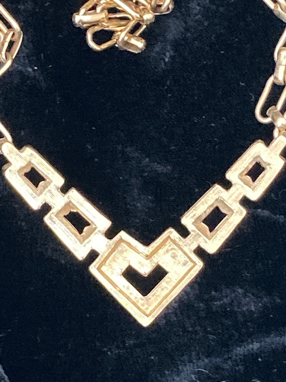 Vintage Avon Gold Toned V-Shaped Chain Necklace 19” B… - Gem