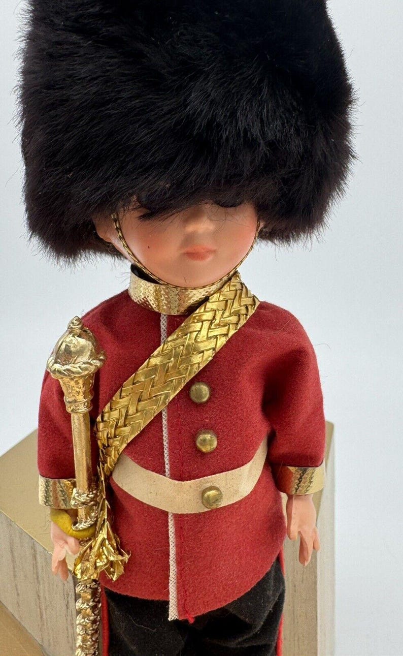 Vintage British Beefeater Palace Guard Soldier Doll With Sleepy Eyes - Etsy