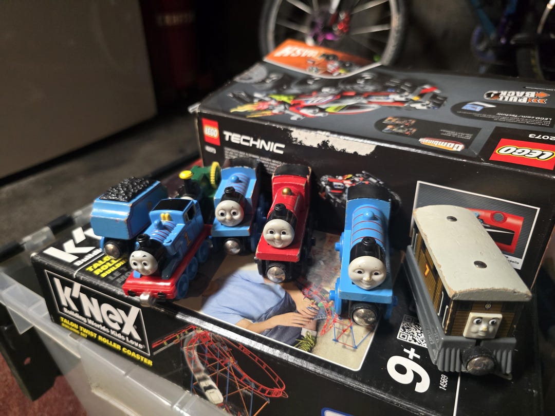 Thomas the Train Collectable Wooden Magnetic Train Set Approx 44 ...