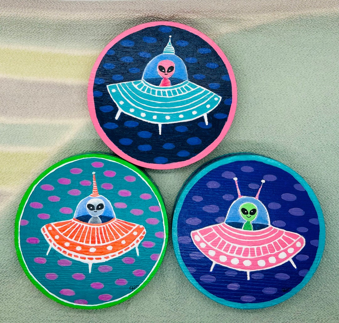 Alien, UFO, Round Wood Wall Deco, Colorful, Fun Art, Small Gift, Tiny ...