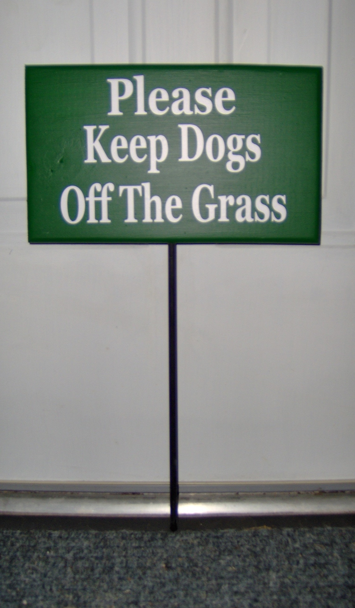 Yard Sign Please Keep Dogs off the Grass Green Wood Vinyl | Etsy