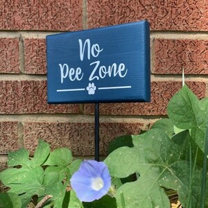 No Dog Pee Zone Sign for Front Yard Lawn Small Wood Vinyl Signage for ...