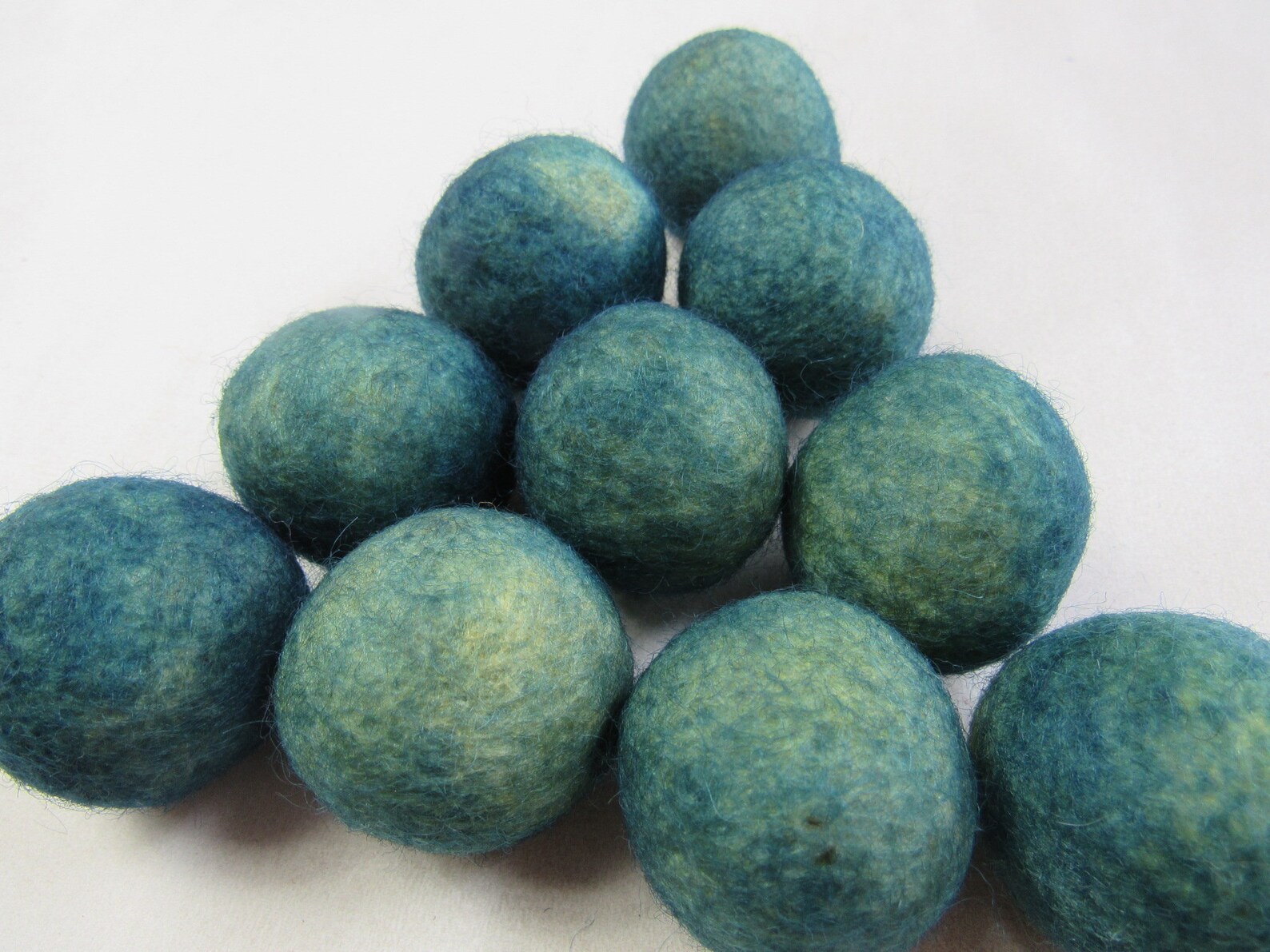 10 Large 3cm Dark Green Natural Dye Felt Balls - Etsy
