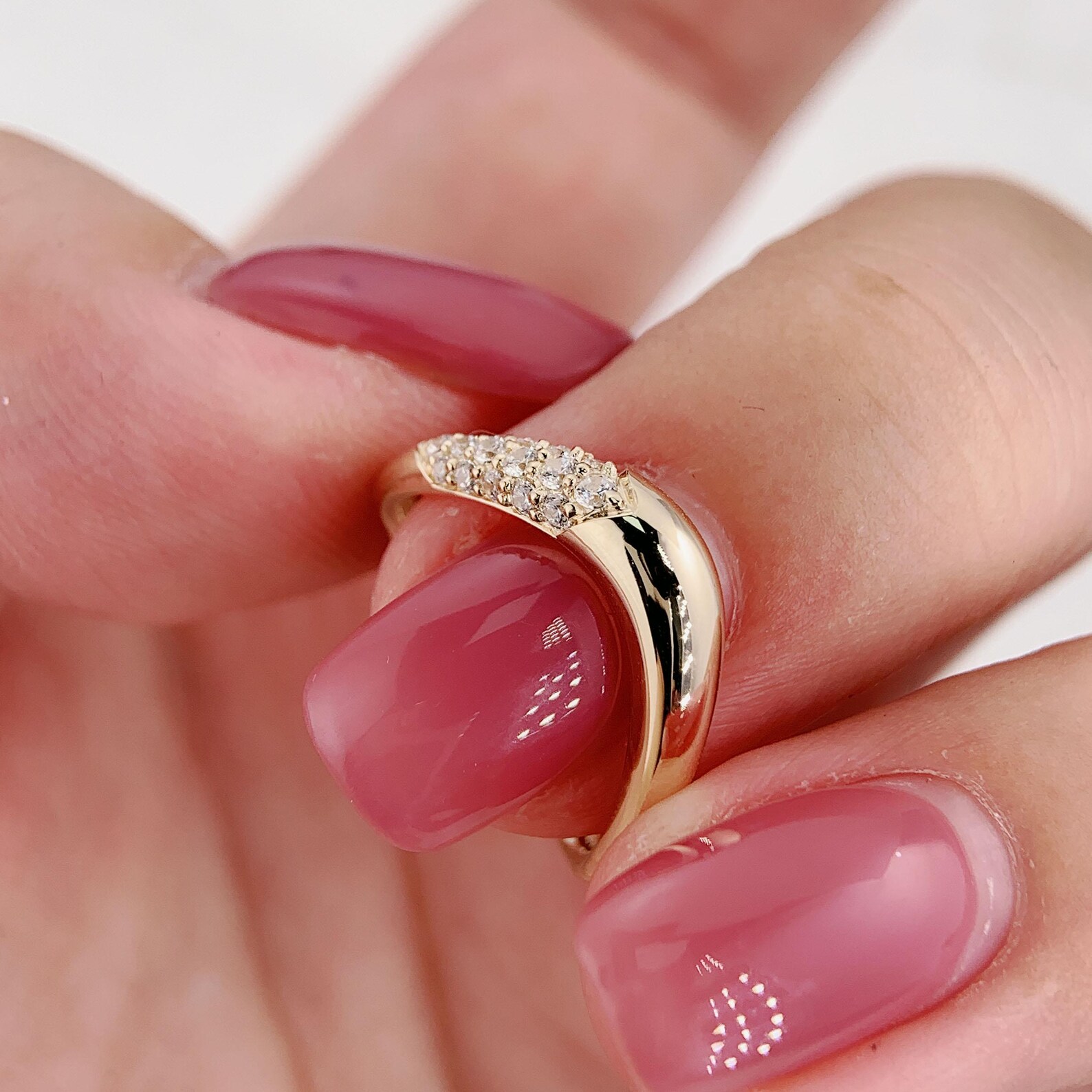 14k Gold Curved Wedding Band Ring With Round Diamonds Patch Ring ...