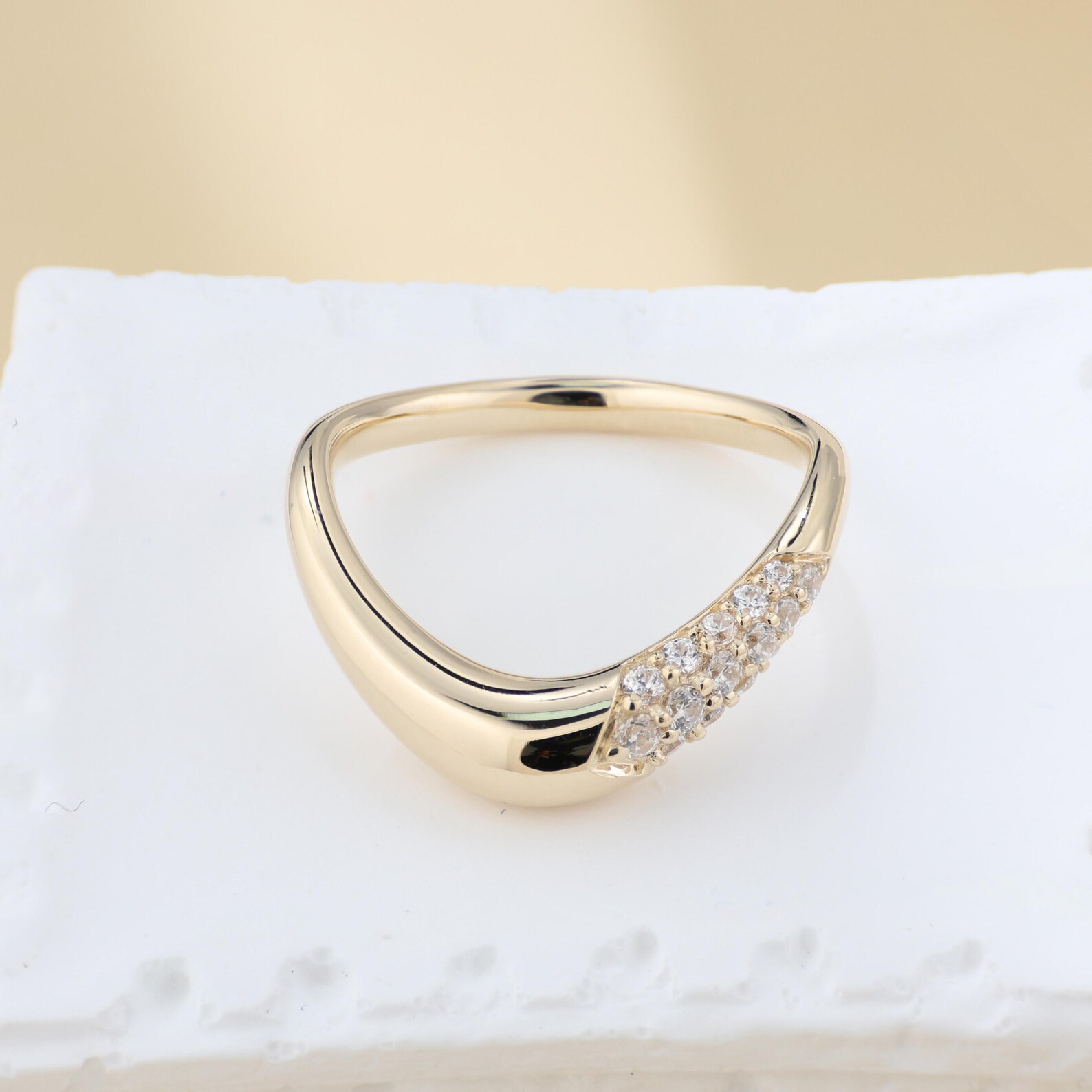 14k Gold Curved Wedding Band Ring With Round Diamonds Patch Ring ...