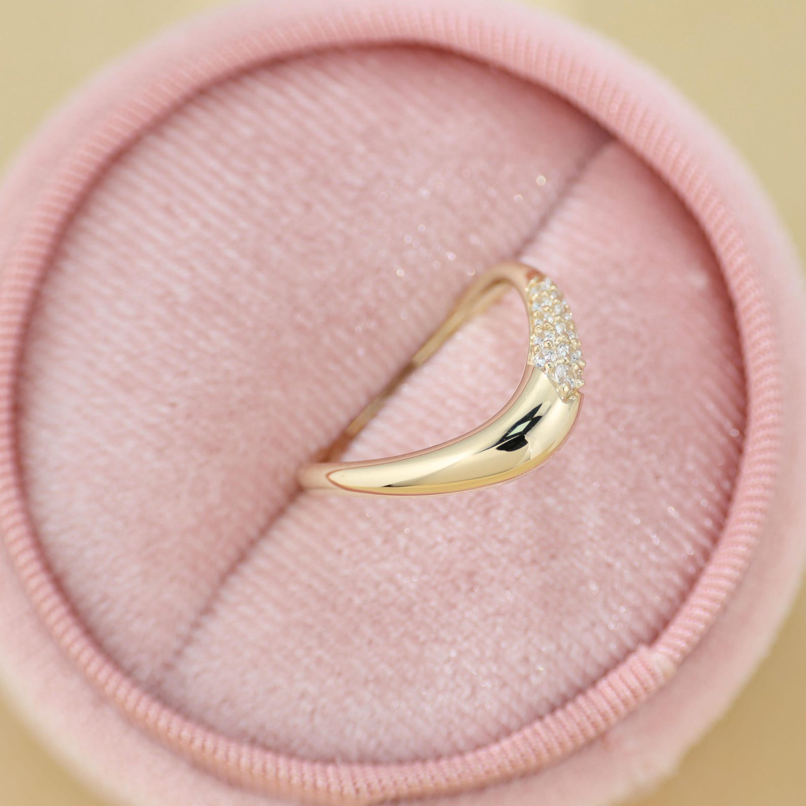14k Gold Curved Wedding Band Ring With Round Diamonds Patch Ring ...