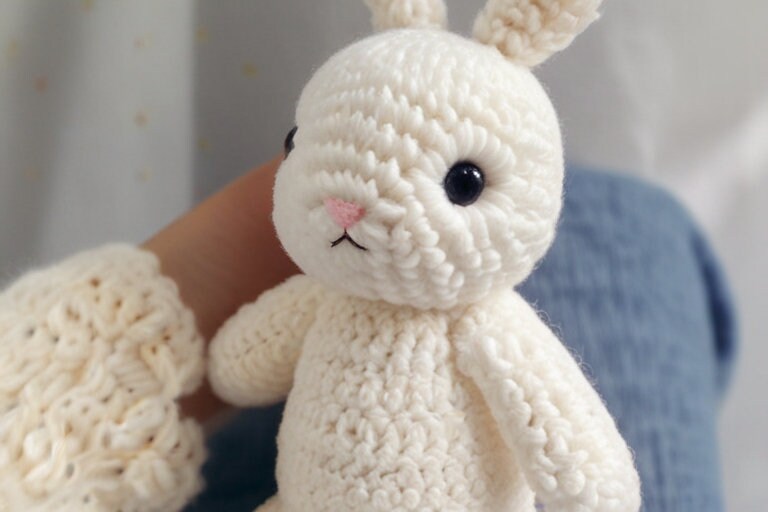 Rabbit Crochet Pattern, White Fluffy Bunny Crochet Pattern, Amigurumi ...