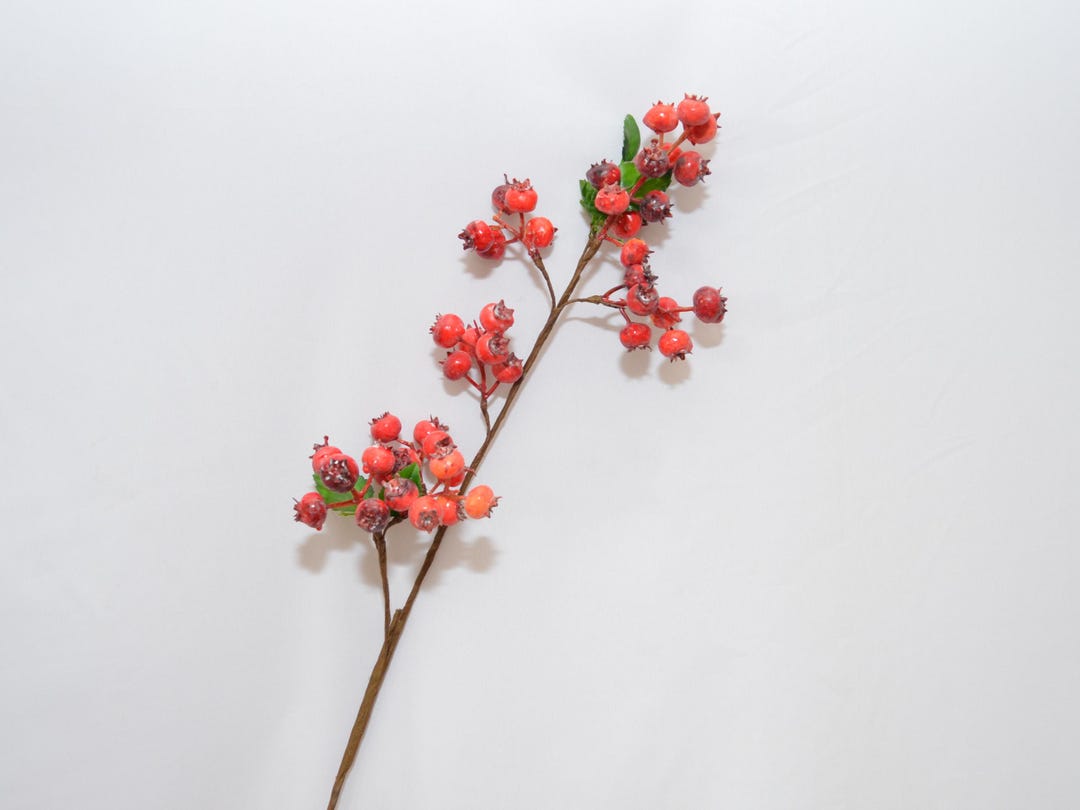 Artificial Red Berry Spray, Faux Berry Stem for Rustic Décor, Home ...