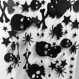 Spooky Halloween Garland: Black Skulls, Bats, Spiders & Stars - Etsy
