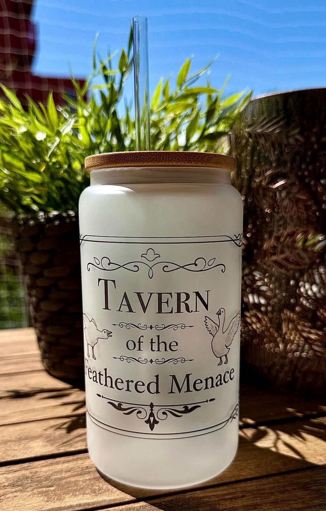 Trinkglas "tavern of the Feathered Menace" , 520ml - Etsy