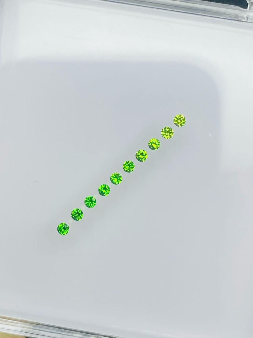 0.27ct Russian Demantoid Garnet Rainbow Gradient Diamond Cut Gems ...