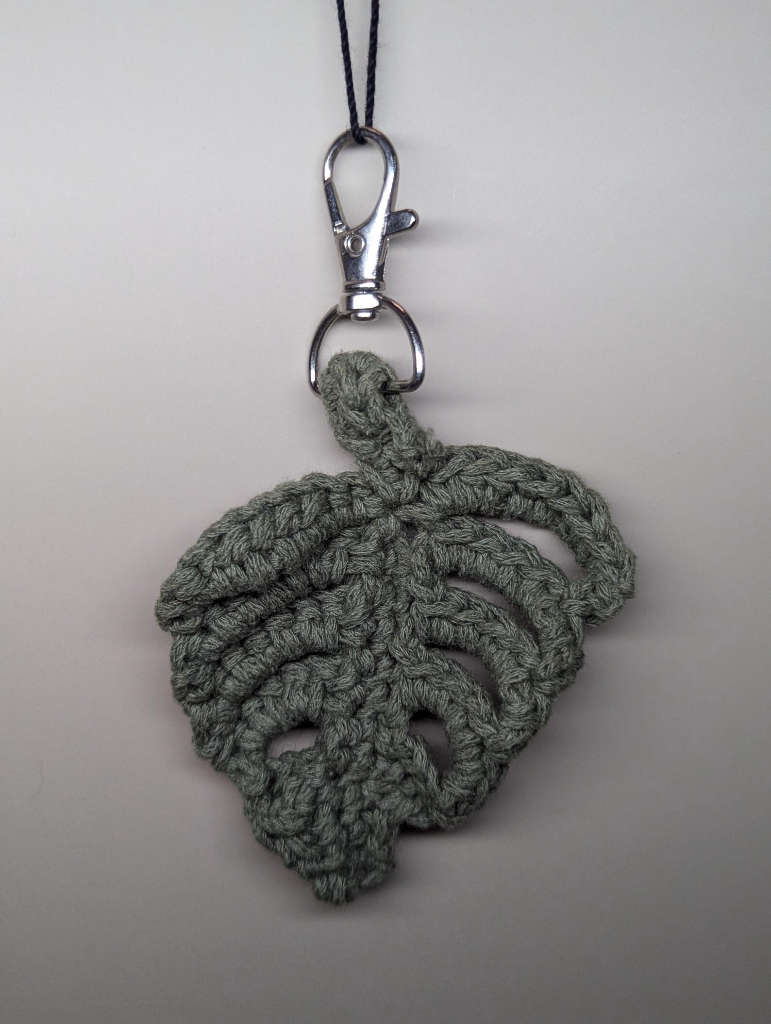 Monstera Keychain | Crochet Leaf Keychain | Handmade Plant Accessory - Etsy