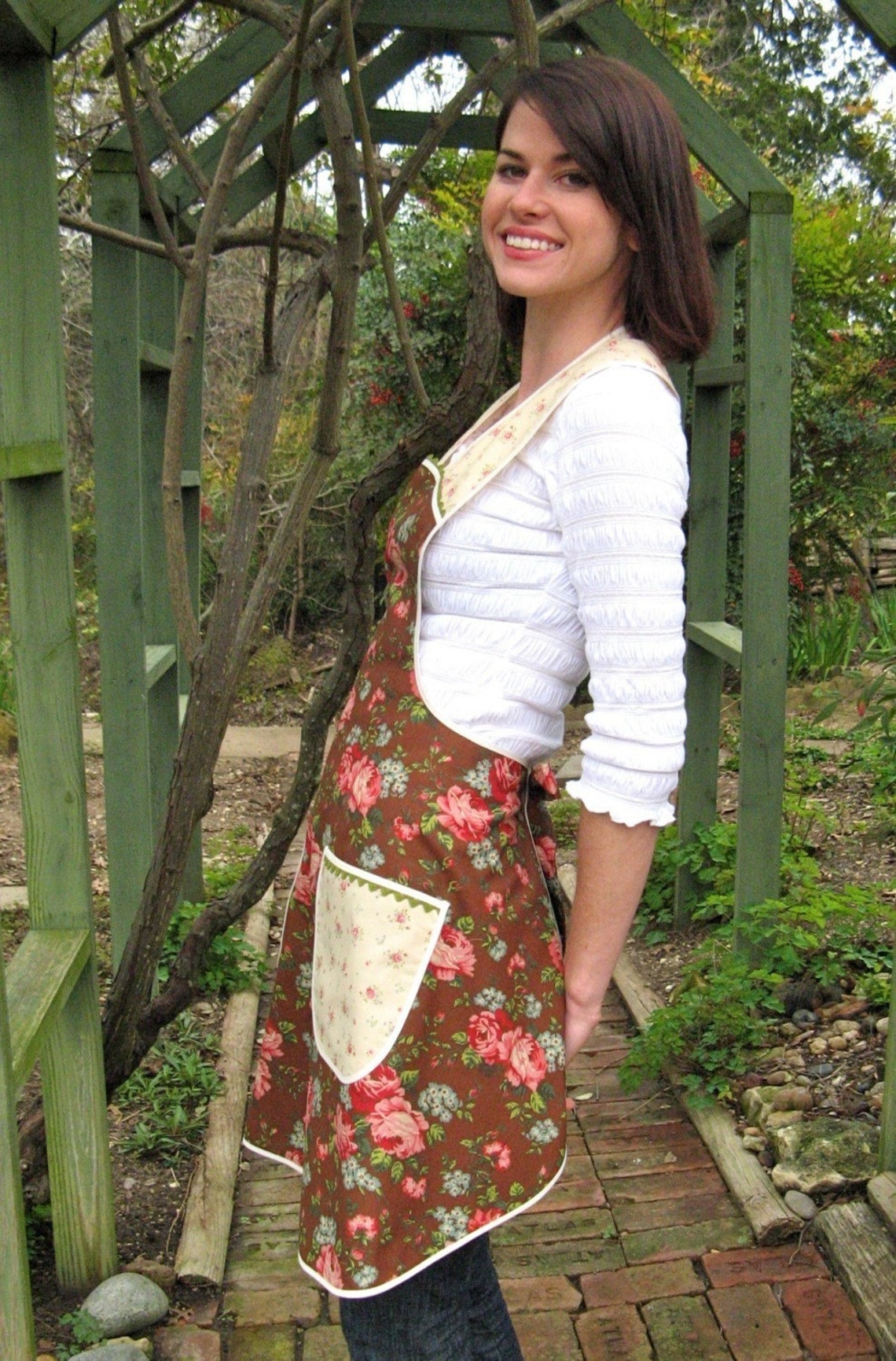 Retro Brown Floral Vintage Everyday Housewife Apron - Small to Medium ...