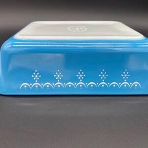 PYREX Blue Snowflake GARLAND Pattern Refrigerator Dish 1 1/2 Qt ...