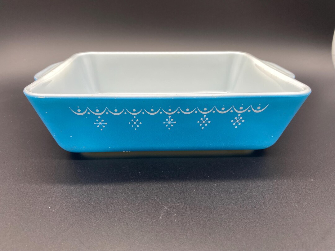 PYREX Blue Snowflake GARLAND Pattern Refrigerator Dish 1 1/2 Qt ...