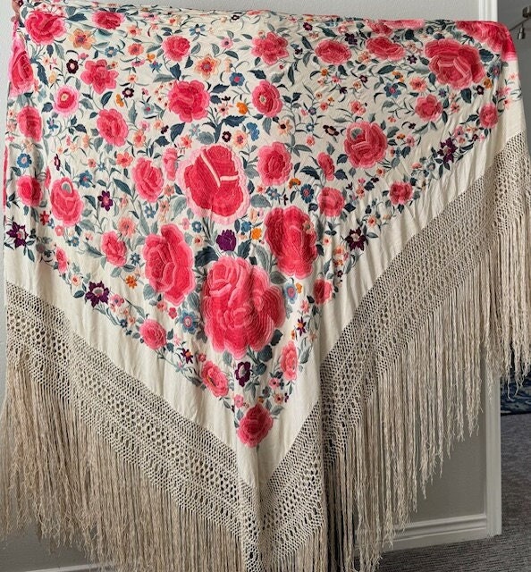 Antique Embroidered Shawl Manton De Manila - Etsy