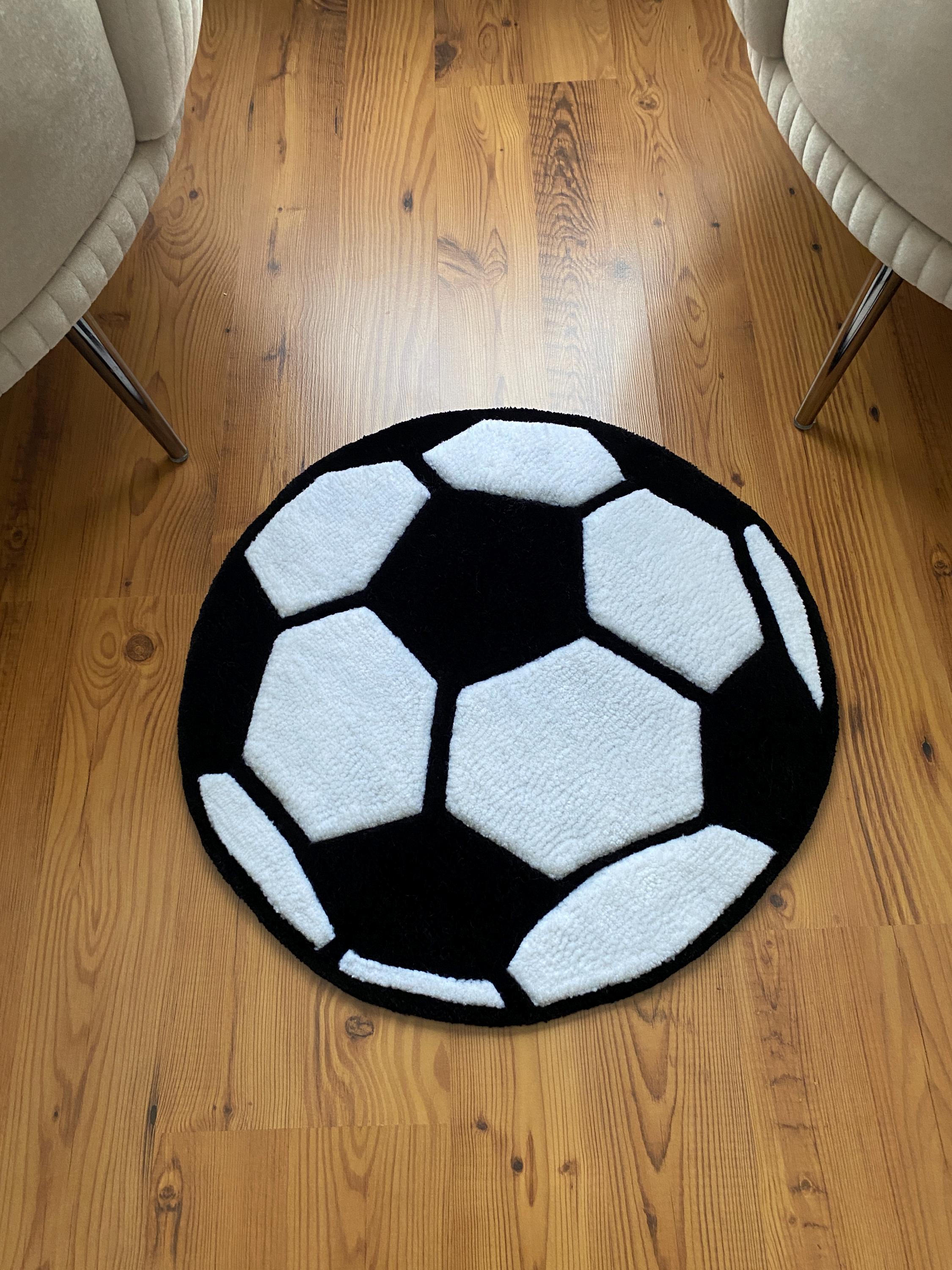 Handmade Soccer Ball Tufted Rug, Round Black and White Football Rug ...