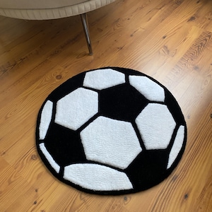Handmade Soccer Ball Tufted Rug, Round Black and White Football Rug ...