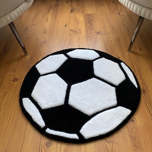 Handmade Soccer Ball Tufted Rug, Round Black and White Football Rug ...
