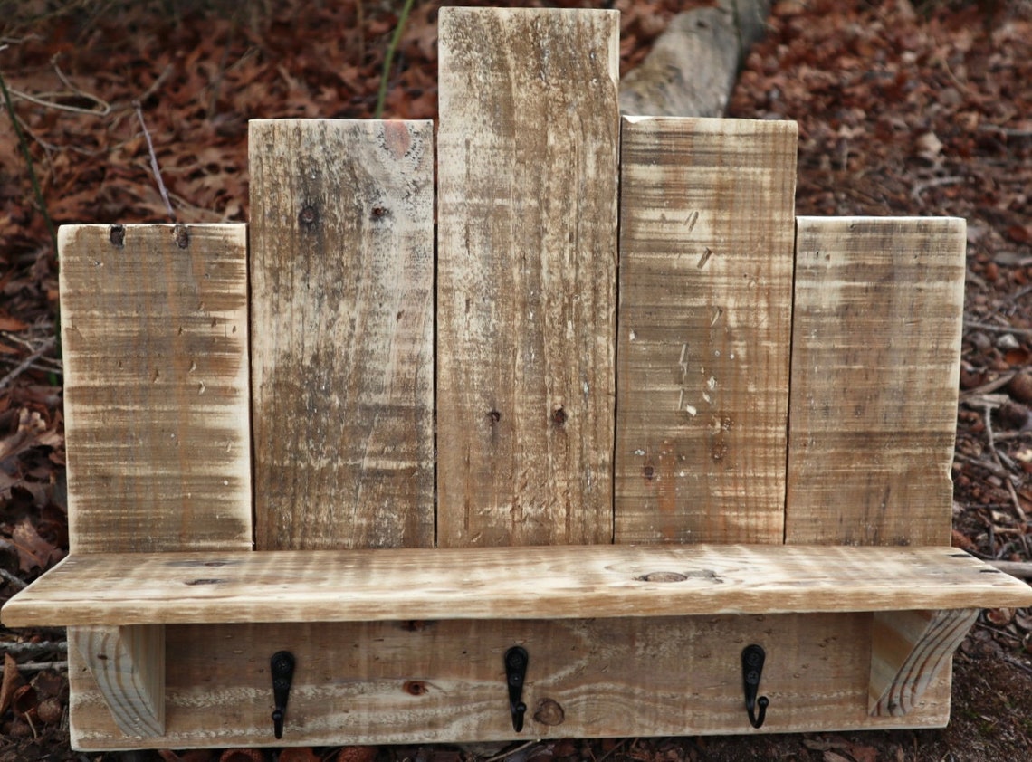 Recycled Pallet Wood 5 Panel Wall Shelf With 3 Medium Sized Hooks - Etsy