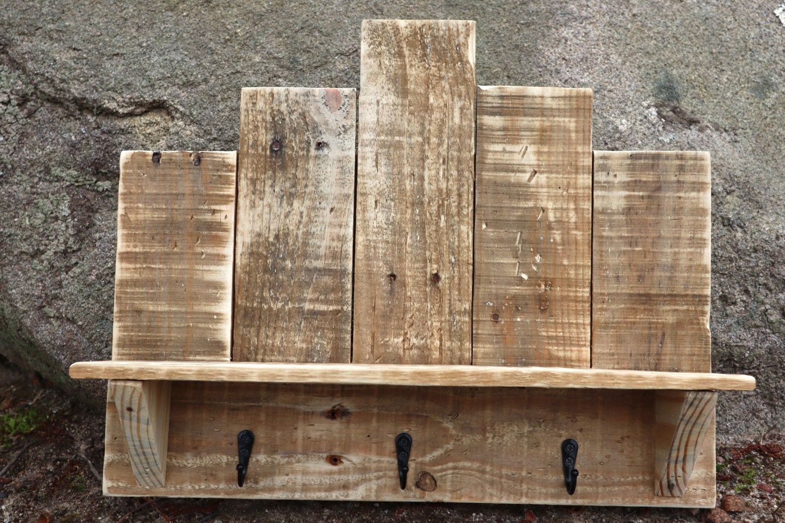 Recycled Pallet Wood 5 Panel Wall Shelf With 3 Medium Sized Hooks - Etsy