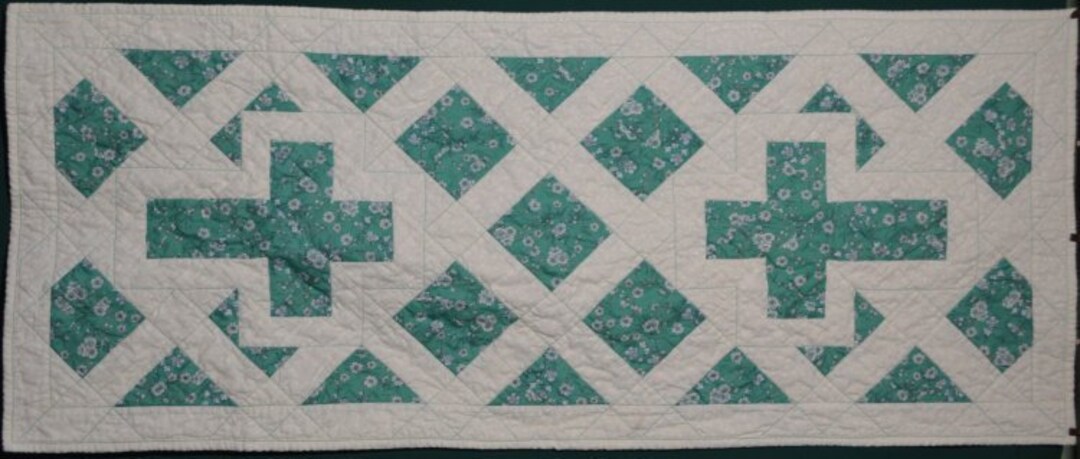 Crosses in the Garden Lattice Table Runner - Etsy