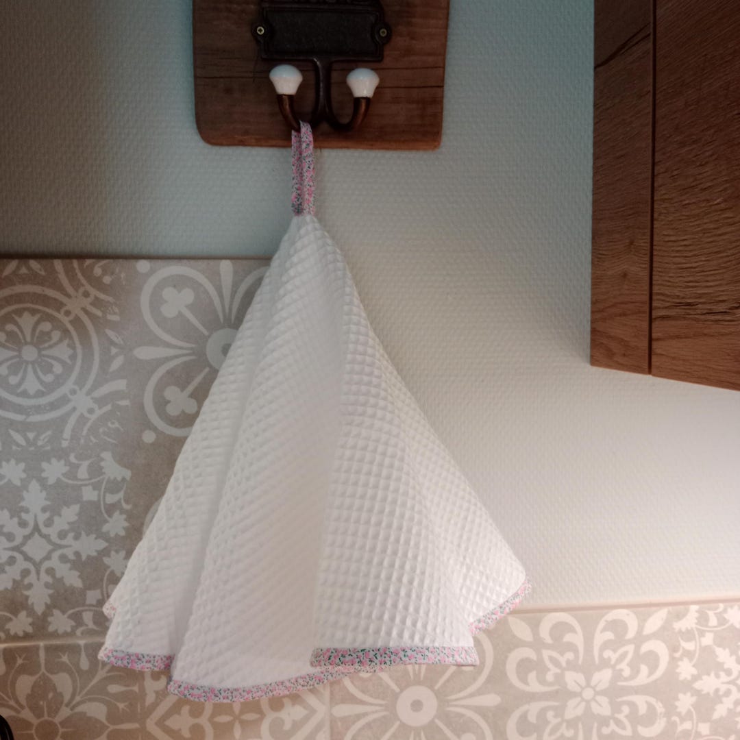 Round Hand Towel - Etsy