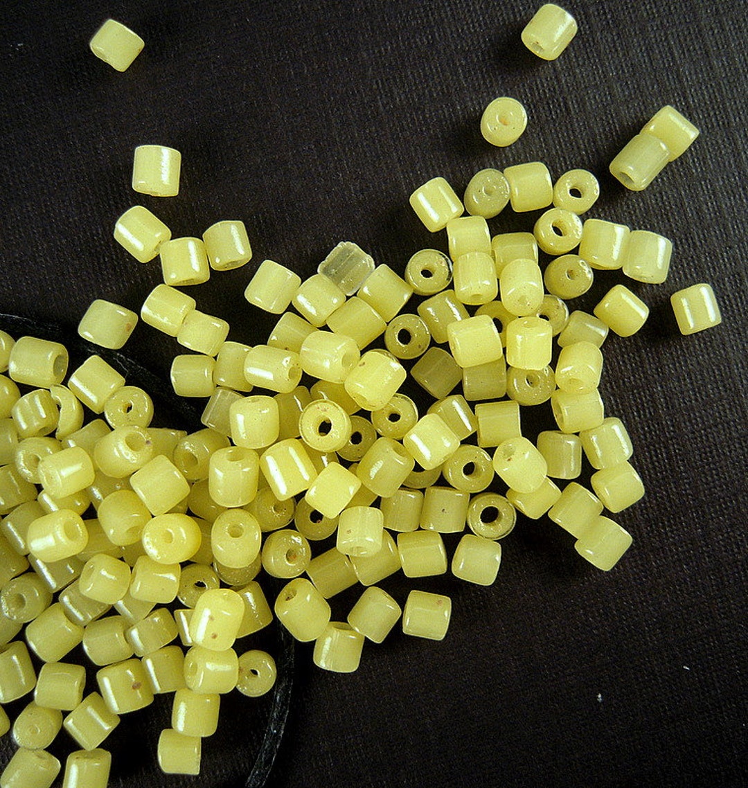 Rustic "greasy" Yellow Italian Glass Short Bugle Beads - 2.5x3mm ...