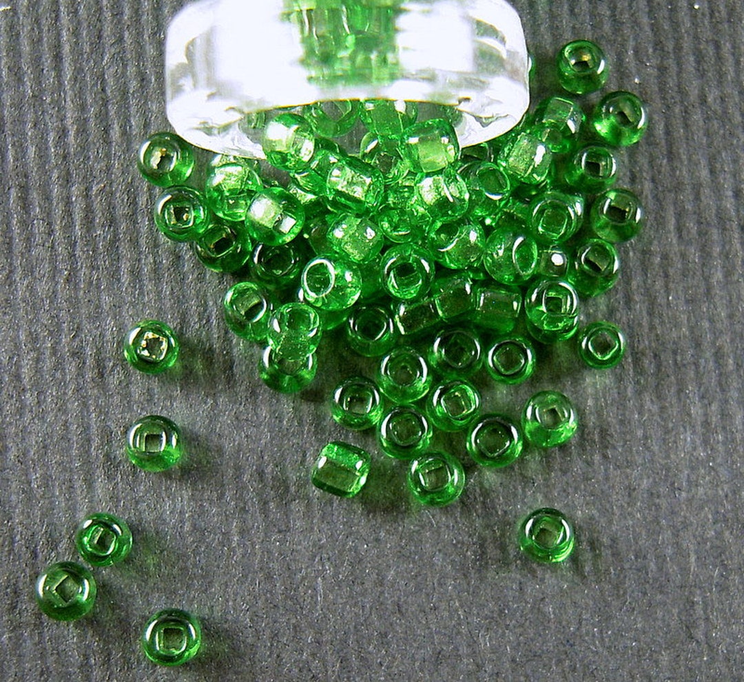 TEENY Clearest Green Antique Italian Seed Beads - 1.5mm - Victorian ...