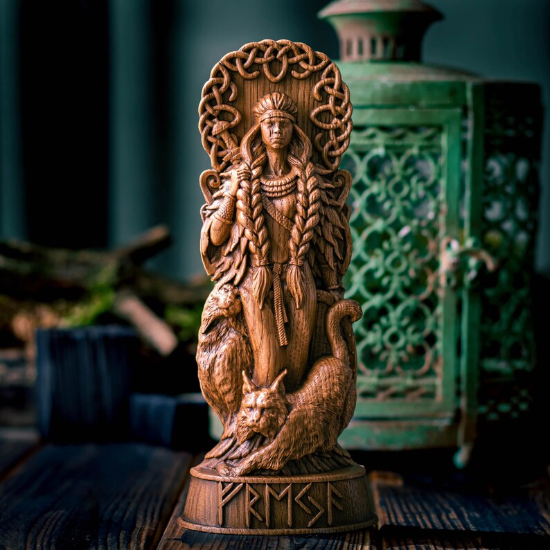 Hand Carved Oak Freyja Statue: Norse Pagan Altar Decor (8.5 Inch ...