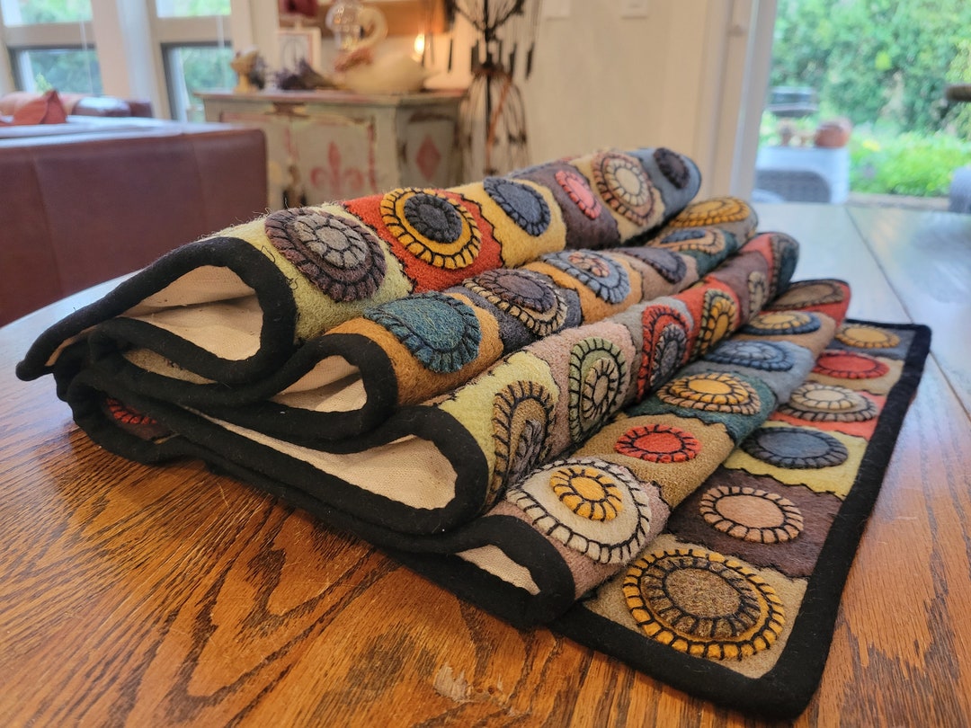 Modern Farmhouse Penny Runner, Printed Pattern wool Applique, Penny Rug ...
