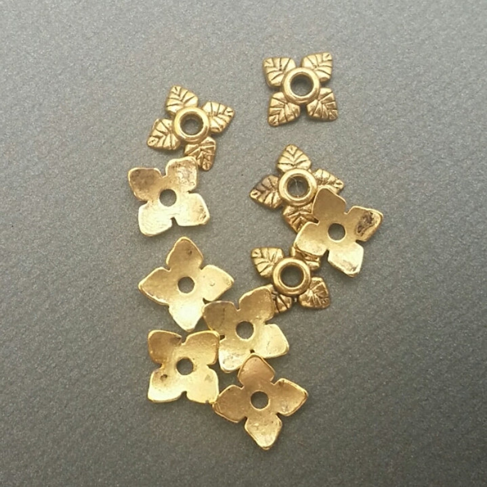 Gold Bead Caps - 100pcs - Tiny Bead Caps - Tibetan - Antiqued Gold Bead ...