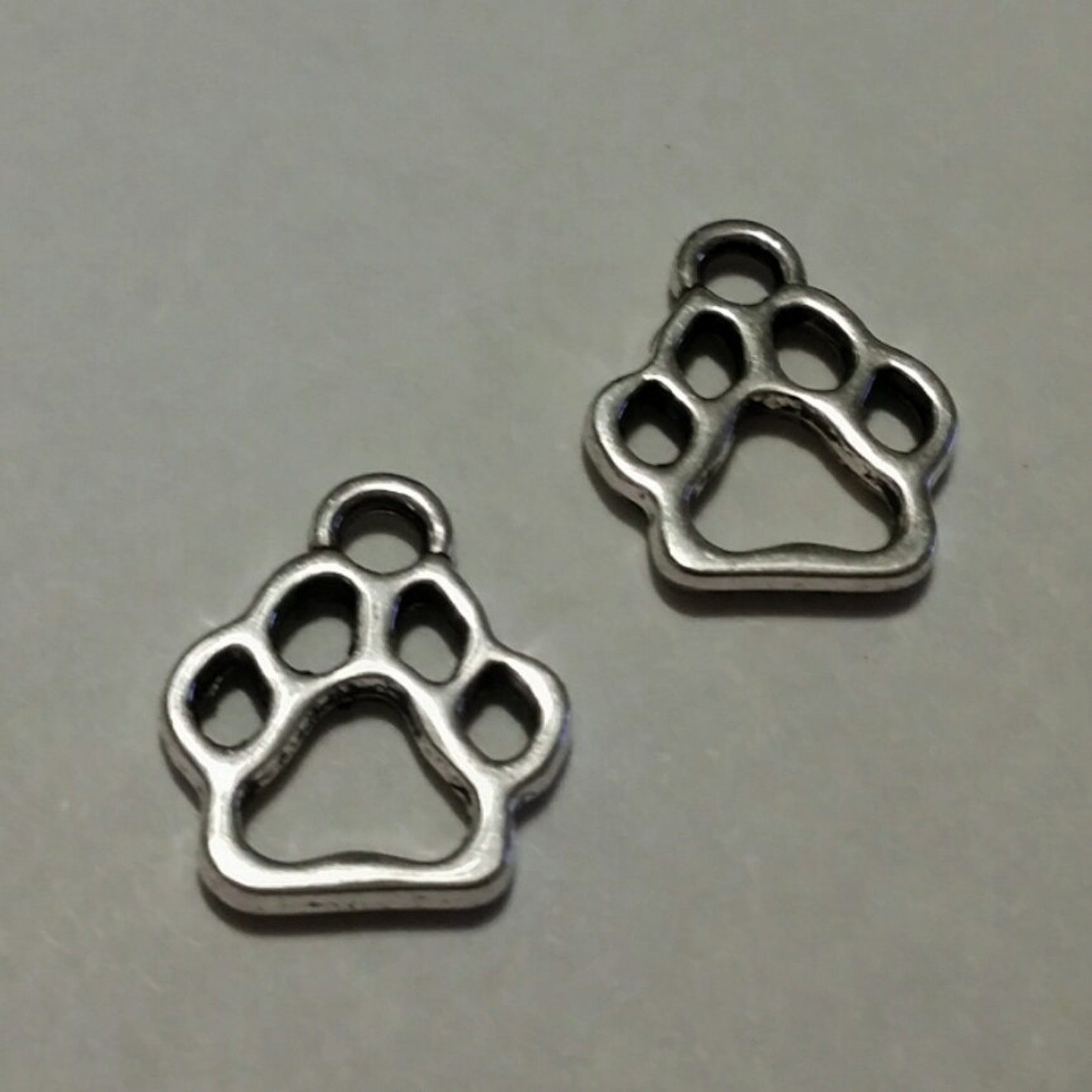 Paw Print Charms 50 Pcs. Silver Paw Prints Silver Dog - Etsy