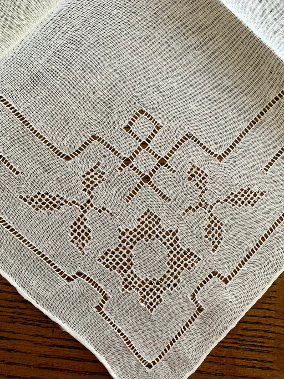 4 Flowers on Vintage Linen Handkerchief With Hand-made Drawn Thread ...