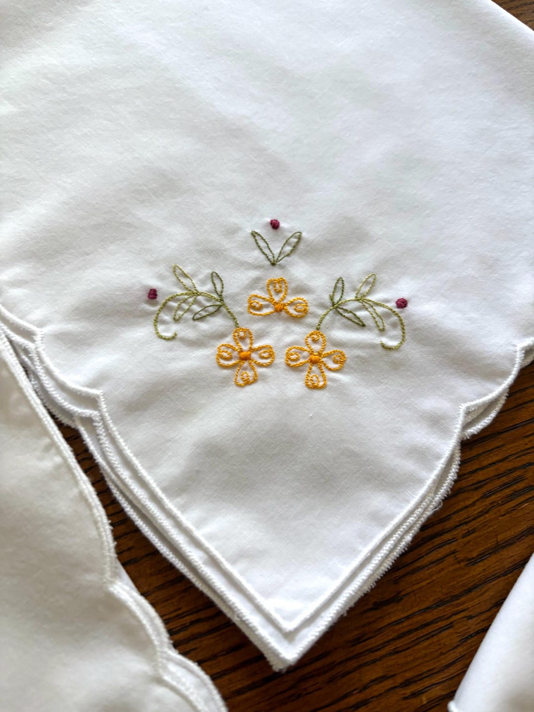 6 Napkins, Vintage Dinner Napkins Embroidered With Yellow Flowers - Etsy