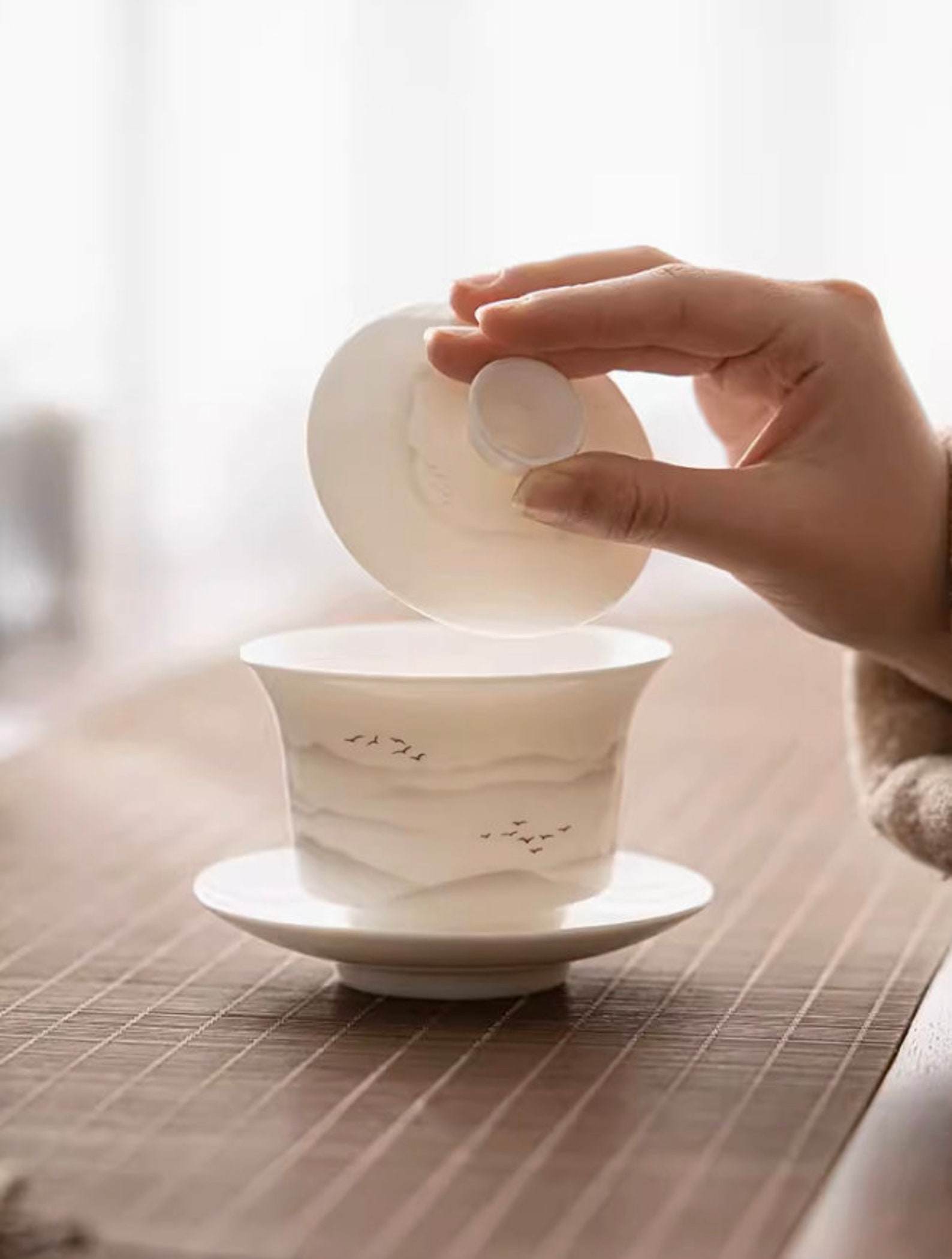 Porcelain Gaiwan With Black & White Mountain Drawing, 170ml, Sancai ...