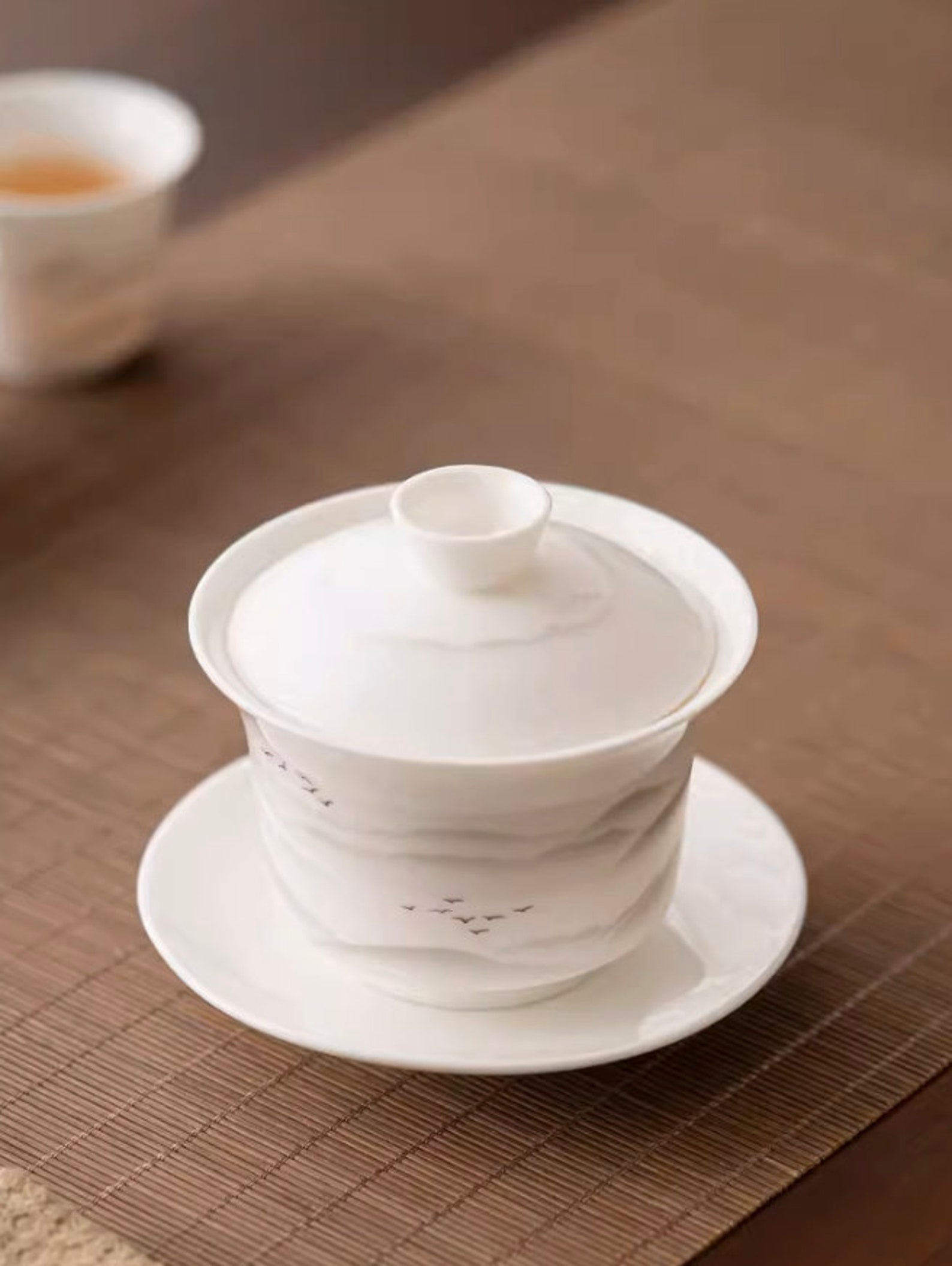 Porcelain Gaiwan With Black & White Mountain Drawing, 170ml, Sancai ...