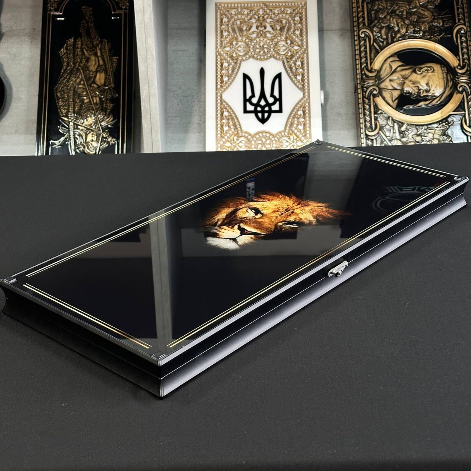 Luxury Glass Backgammon Set, Game Board LION Desigh, Exclusive ...
