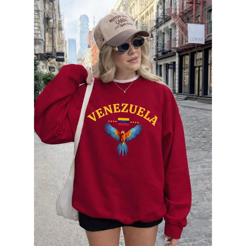 Venezuela Sweatshirt, Venezuela Gift- Venezuelan Flag Crewneck Pullover ...