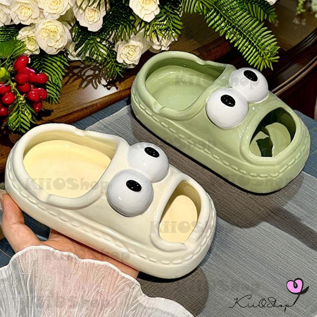 Ceramic Shoe-shaped Ashtray, Cute and Funny Slippers to Prevent Flying ...