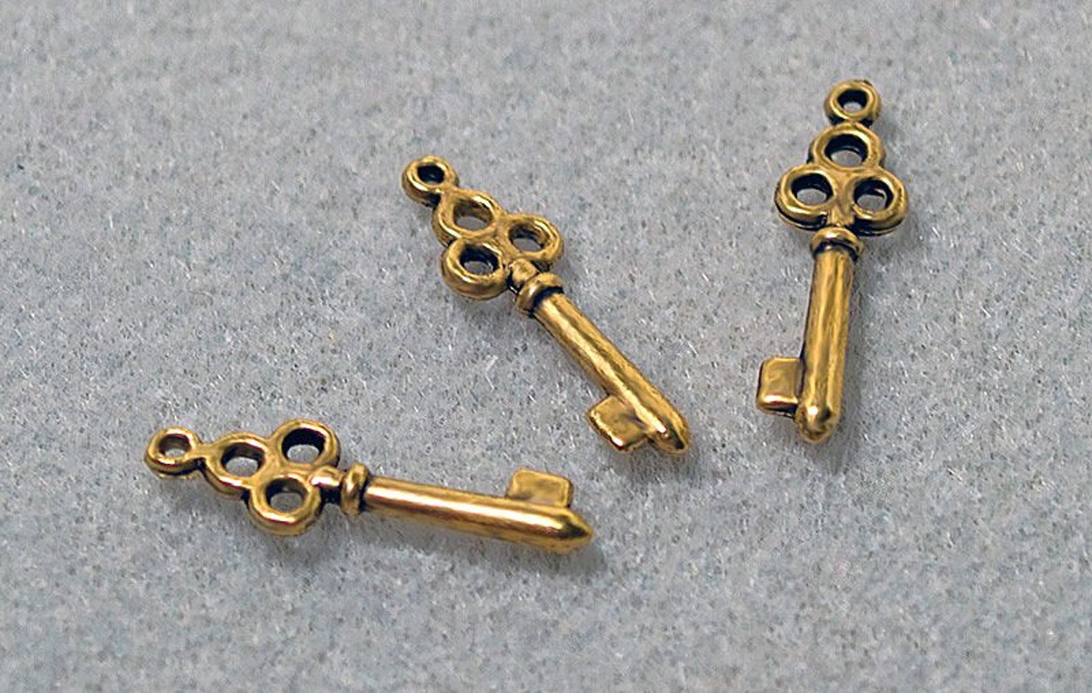 Little Golden Keys-charms-pendants - Etsy