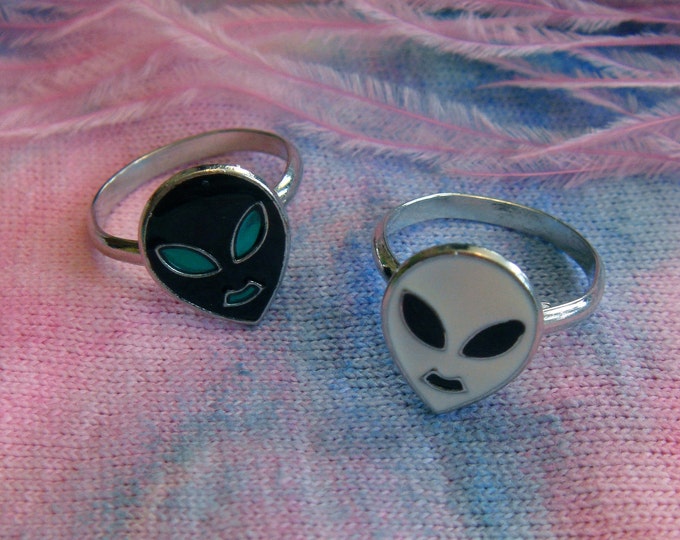 Alien Ring Set - Etsy