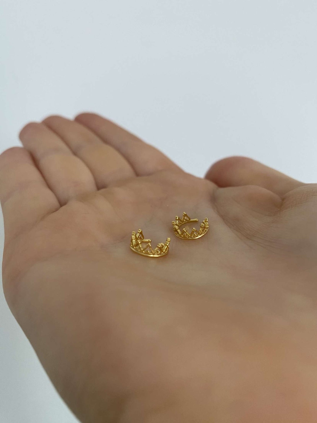Gold Crown Stud Earrings, Dainty Gold Crown Stud Earrings, Minimalist ...